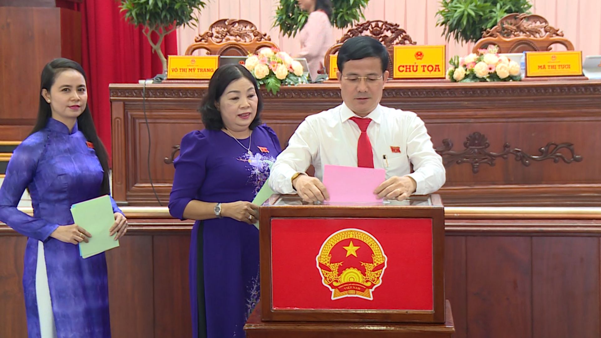 Chủ tịch UBND tỉnh Hậu Giang đạt 100% phiếu tín nhiệm cao - Truyền Hình ...